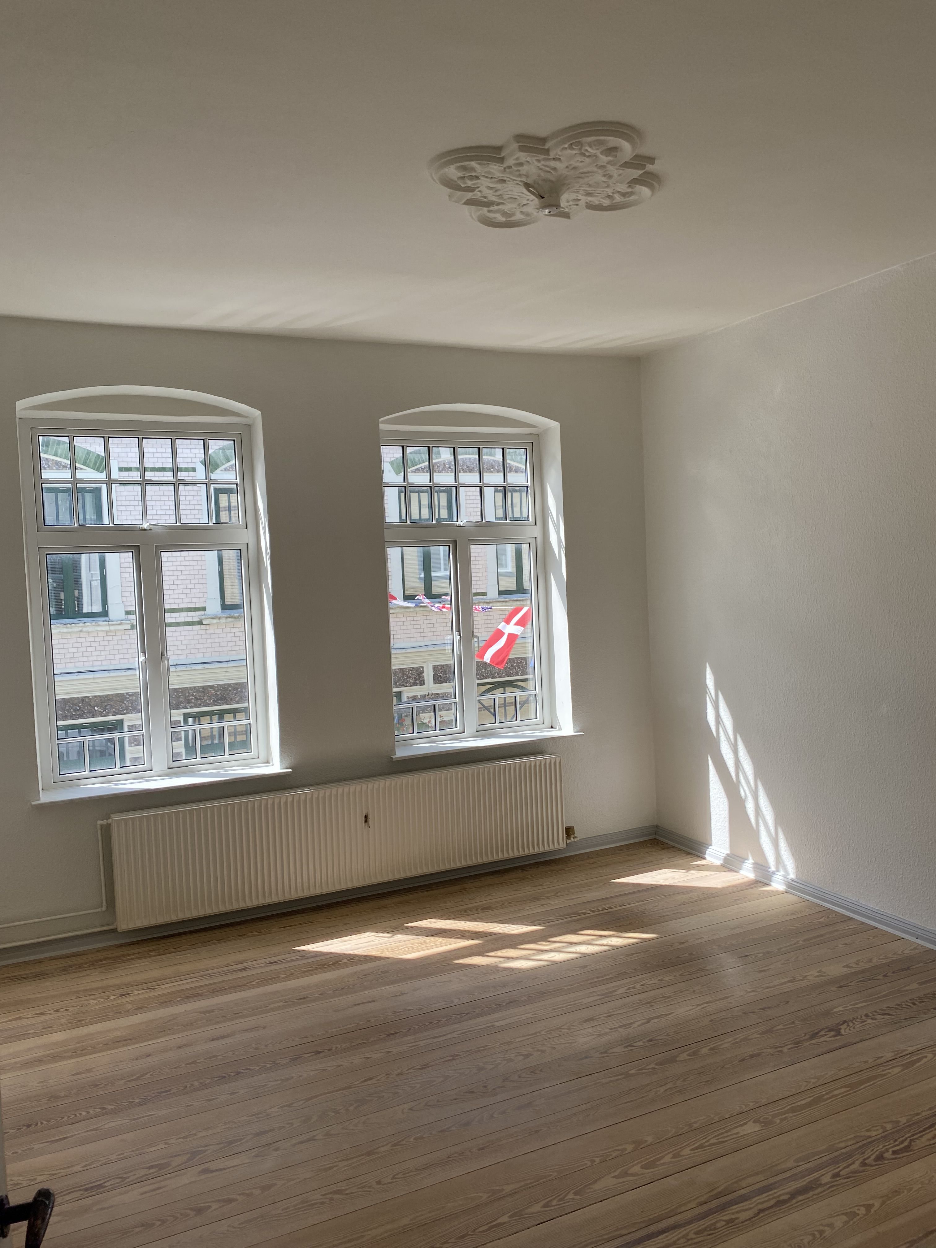 Stor lys lejlighed - 80 m² - 5.700 kr